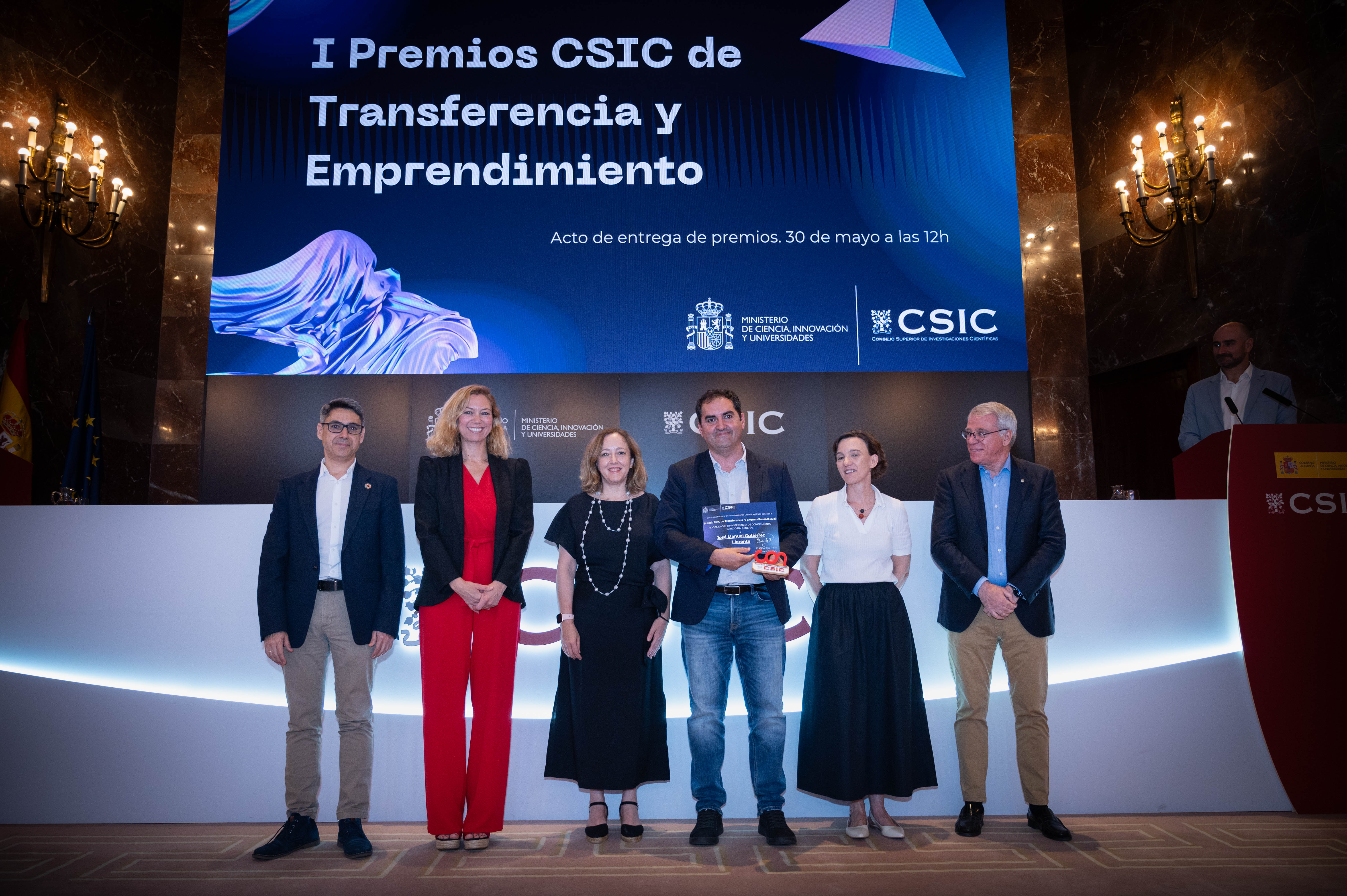 News José Manuel Gutiérrez recoge el galardón del CSIC de Transferencia ...